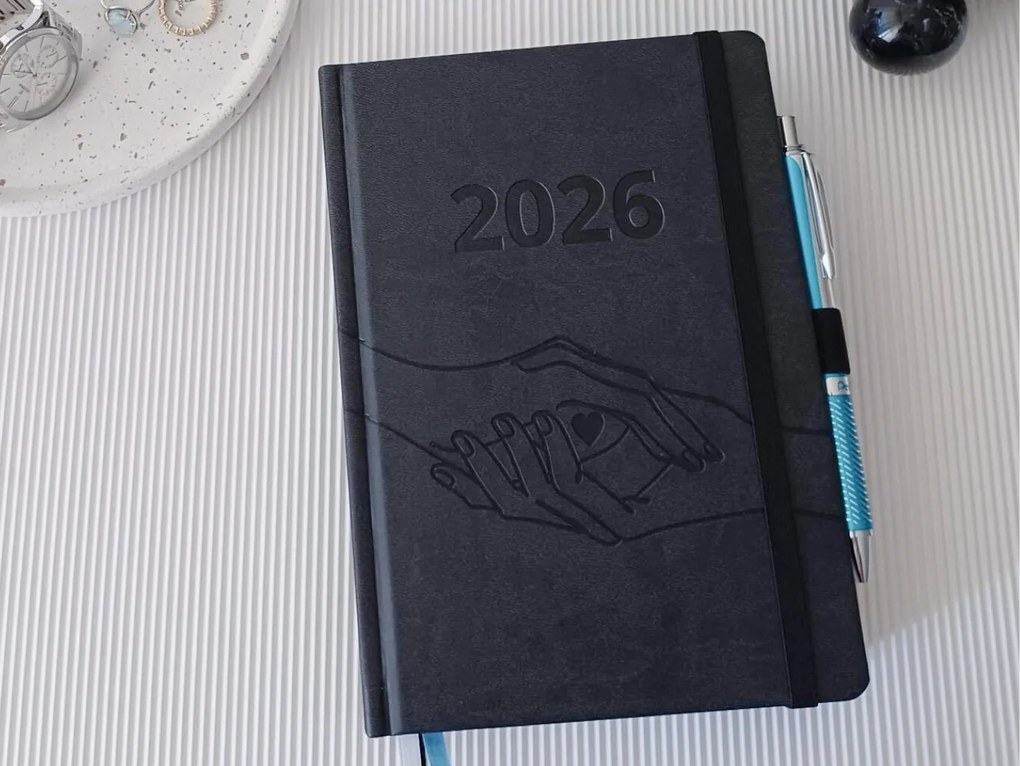 Diář 2026 MAXI v českém jazyce – denní a měsíční plánovač, organizér, finance, zdraví, rodina, práce