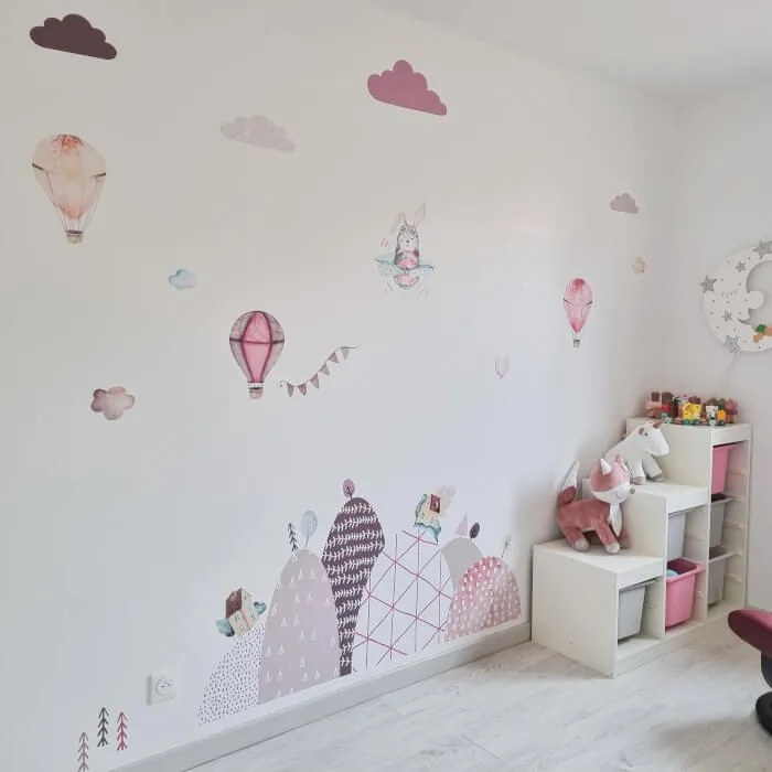INSPIO Samolepky na zeď - Kopce a balóny v růžovém