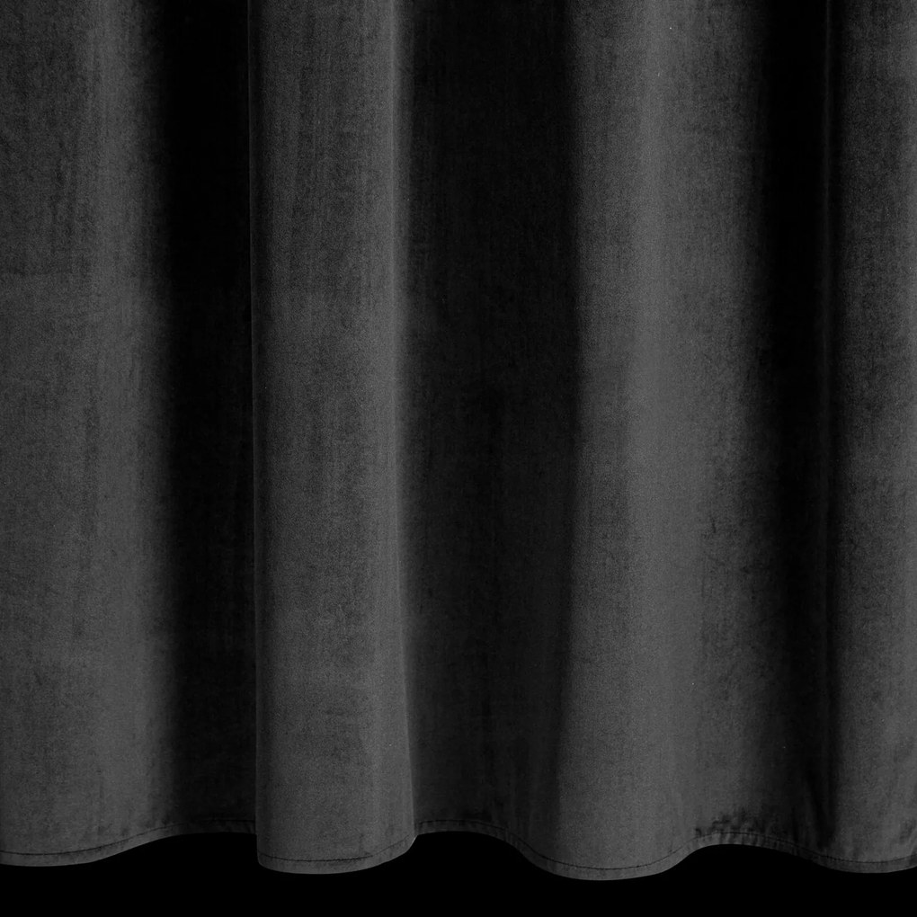 ZATEMŇOVACÍ ZÁVĚS NA KROUŽCÍCH ERIN 140X250 CM ČERNÁ