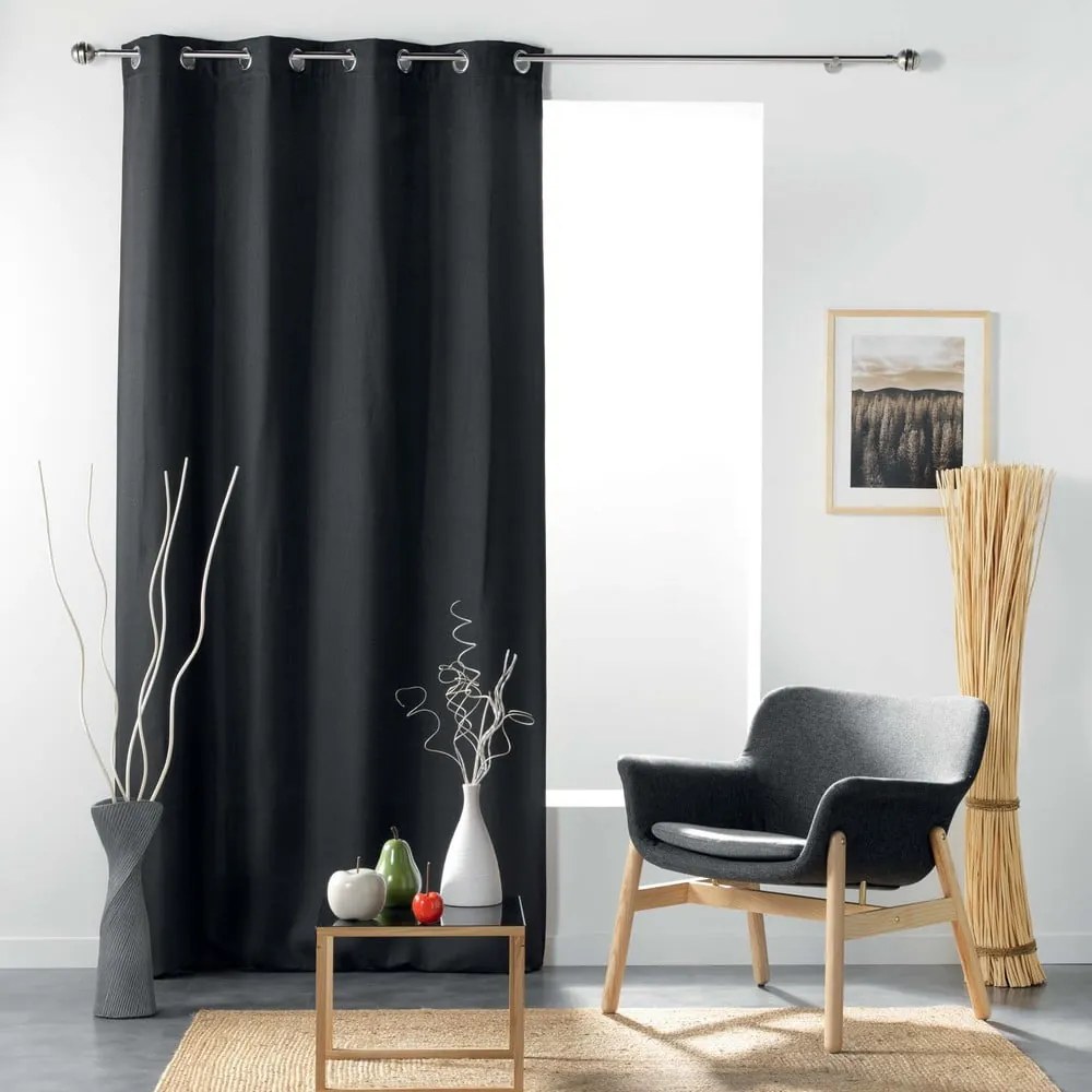 Antracitový zatemňovací závěs 135x280 cm Tissea – douceur d'intérieur