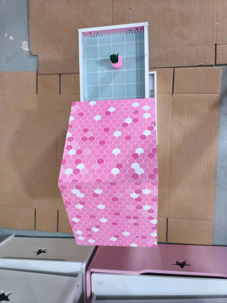 AIYAPLAY dřevěný domeček pro panenky se 3 patry, růžový