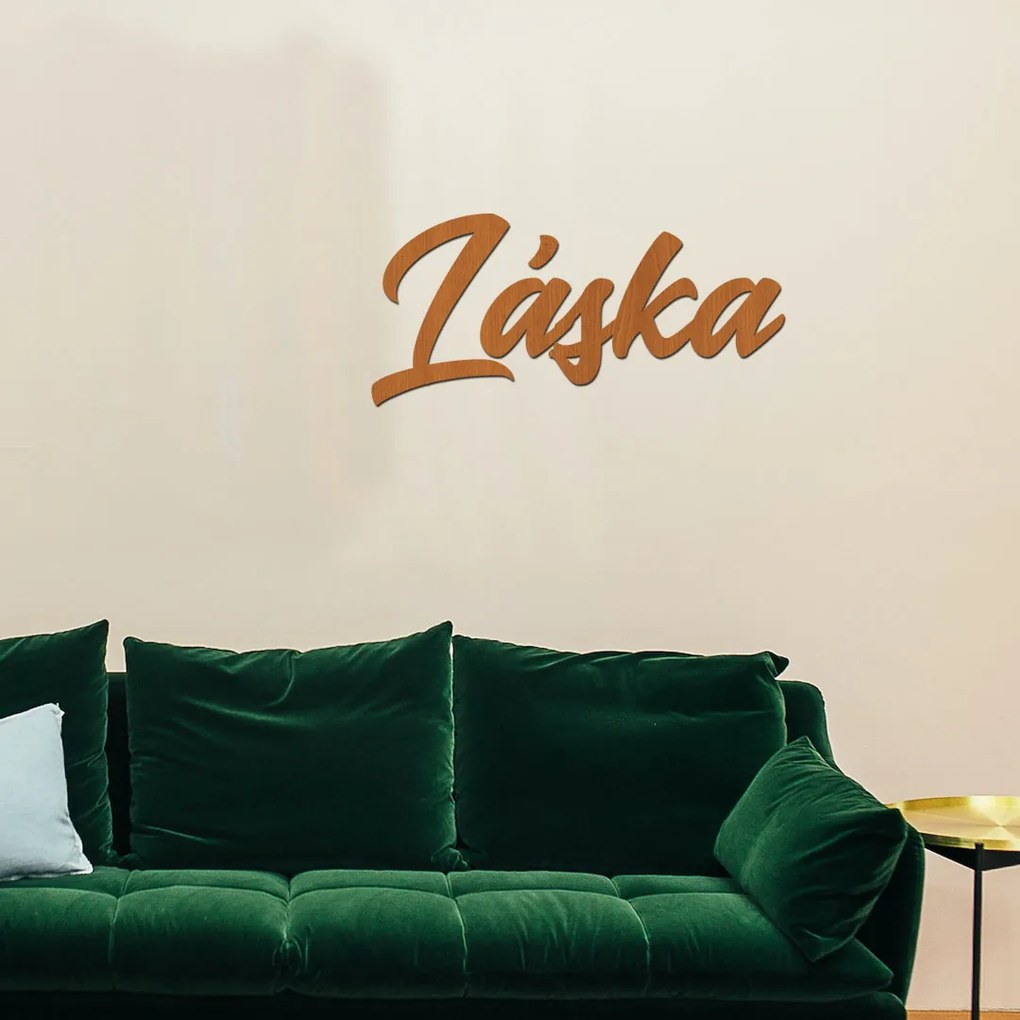 dřevo života Dřevěný nápis na zeď LÁSKA Zvolte barvu dekoru: Třešeň, Velikost textu: 60x28