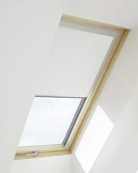 German Zatemňovací roleta DUA pro střešní okno / 78 x 140 cm / polyesterová tkanina / hliník / bílá