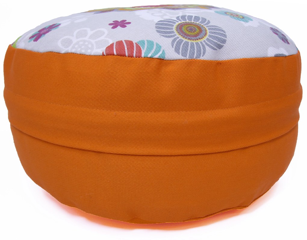 S radostí - vlastní výroba Meditační polštář s mandalkou - oranžový Velikost: ∅35 x v18 cm