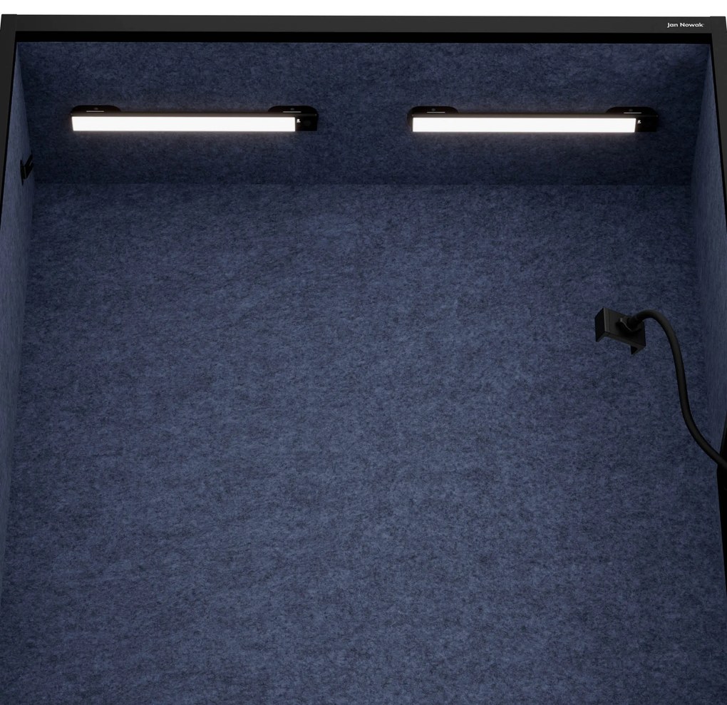 Kancelářská akustická kabina se sedátkem a USB-C portem, korpus černý / sedák námořnická modrá, 1150 mm: SALLY MentalBox