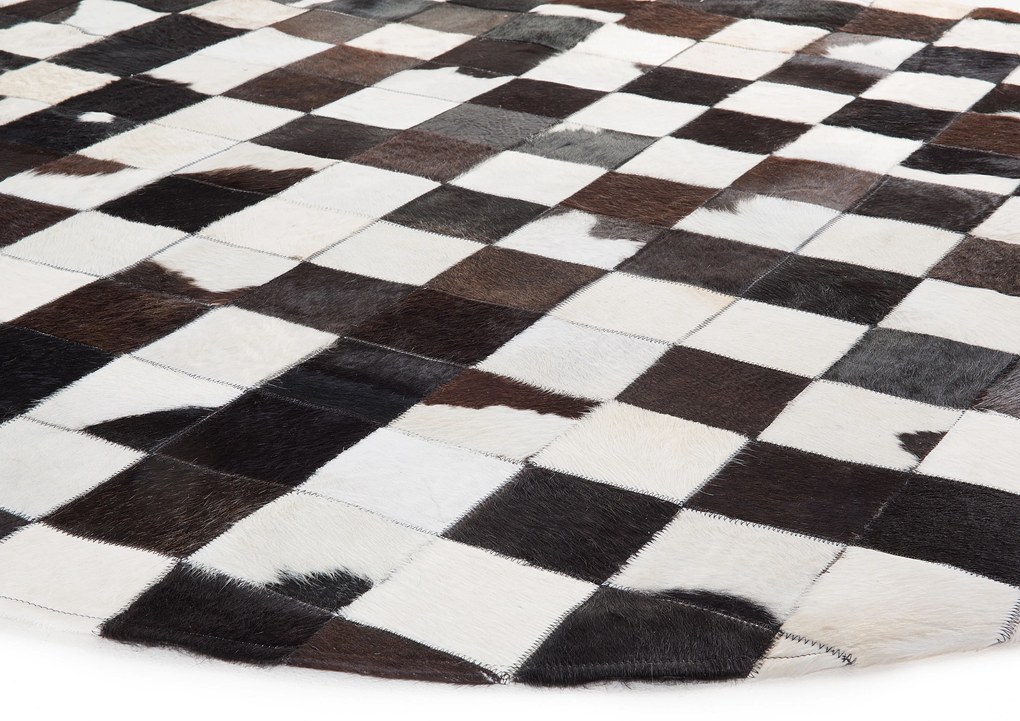 Černobílý patchwork koberec z hovězí kůže ⌀ 140 cm BERGAMA Beliani