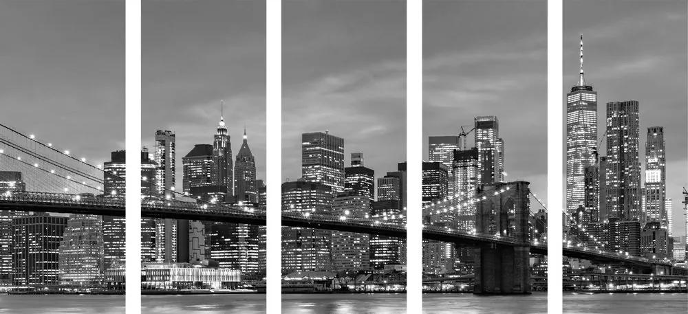 5-dílný obraz okouzlující most v Brooklynu v černobílém provedení - 100x50 cm