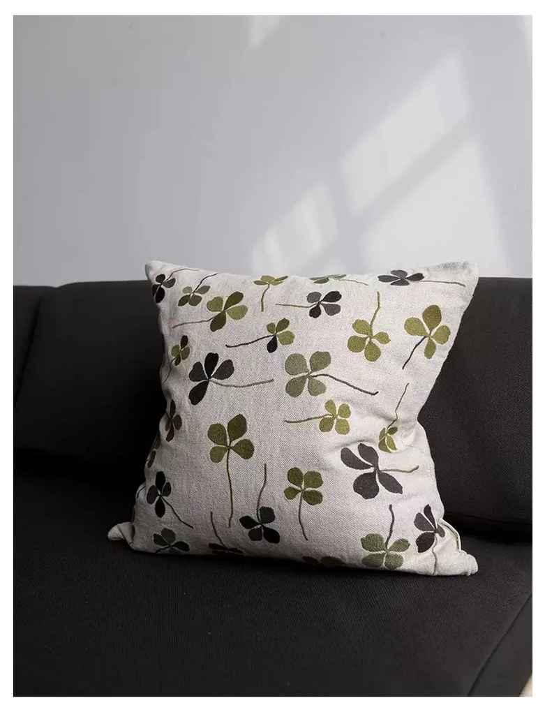 Vyšívaný povlak na polštář Clover Green 50x50 cm Fine Little Day