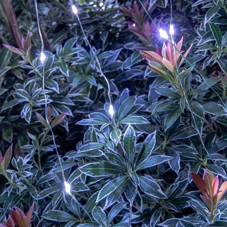 LED světelný řetěz, kapičky, 12 pramenů × 1,5 m , venkovní, ledově bílá, 180 diod, stříbrný kabel, IP44, vč. zdroje