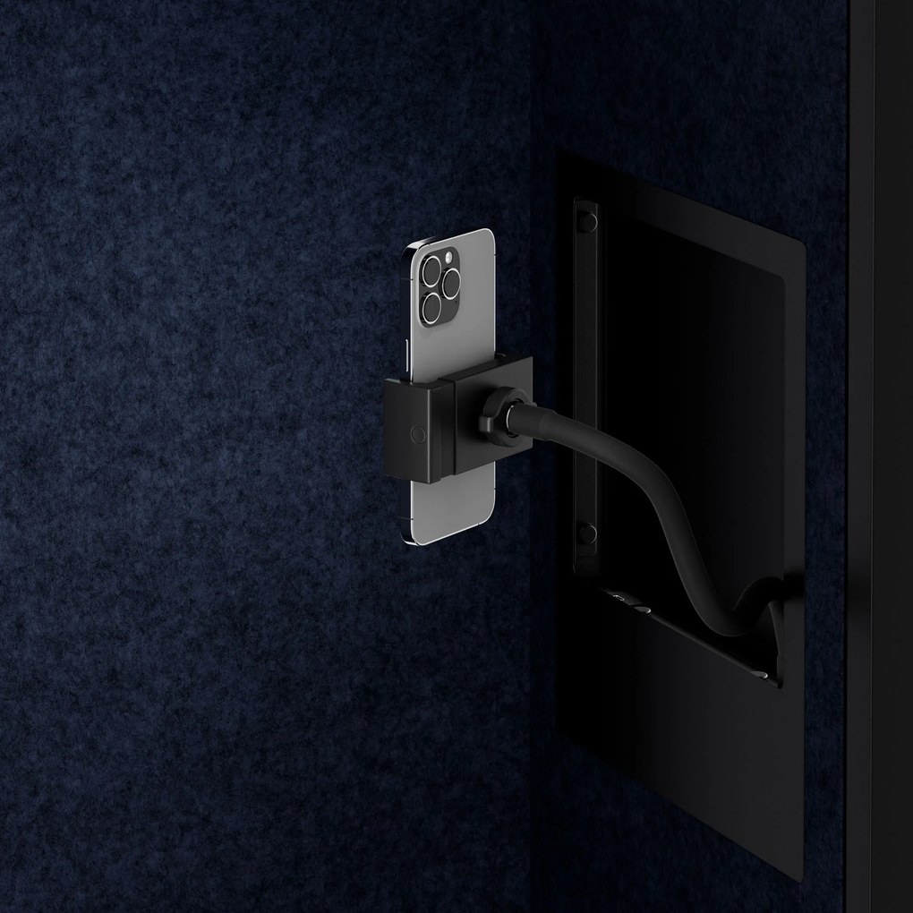 Kancelářská akustická kabina se sedátkem a USB-C portem, korpus černý / sedák námořnická modrá, 1150 mm: SALLY MentalBox