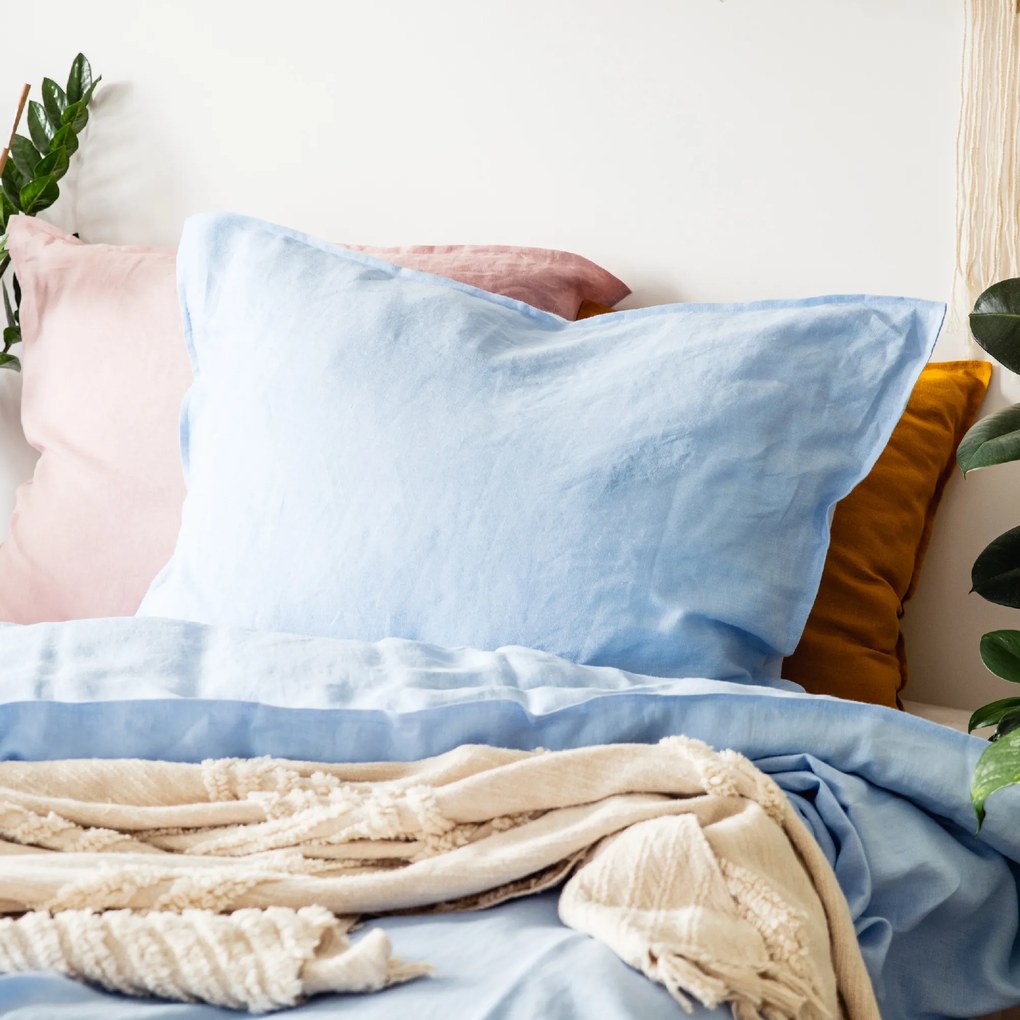 TULULUM Světle modrý lněný povlak na polštář VIVA SKY Rozměr polštáře: 50 x 70 cm