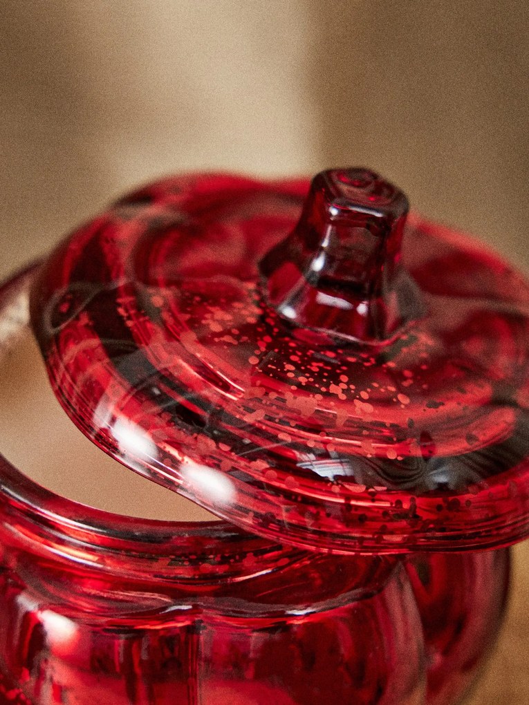 Sinsay - Vonná svíčka ve tvaru dýně Mulled wine - světle fialová