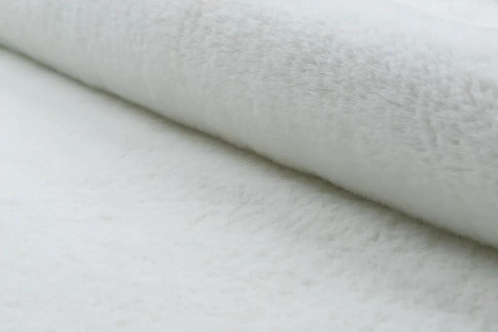 Kusový koberec BUNNY bílý
