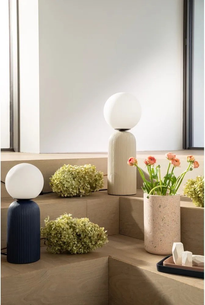 Béžová keramická stolní lampa se skleněným stínidlem (výška 53 cm) Dash – Zuiver