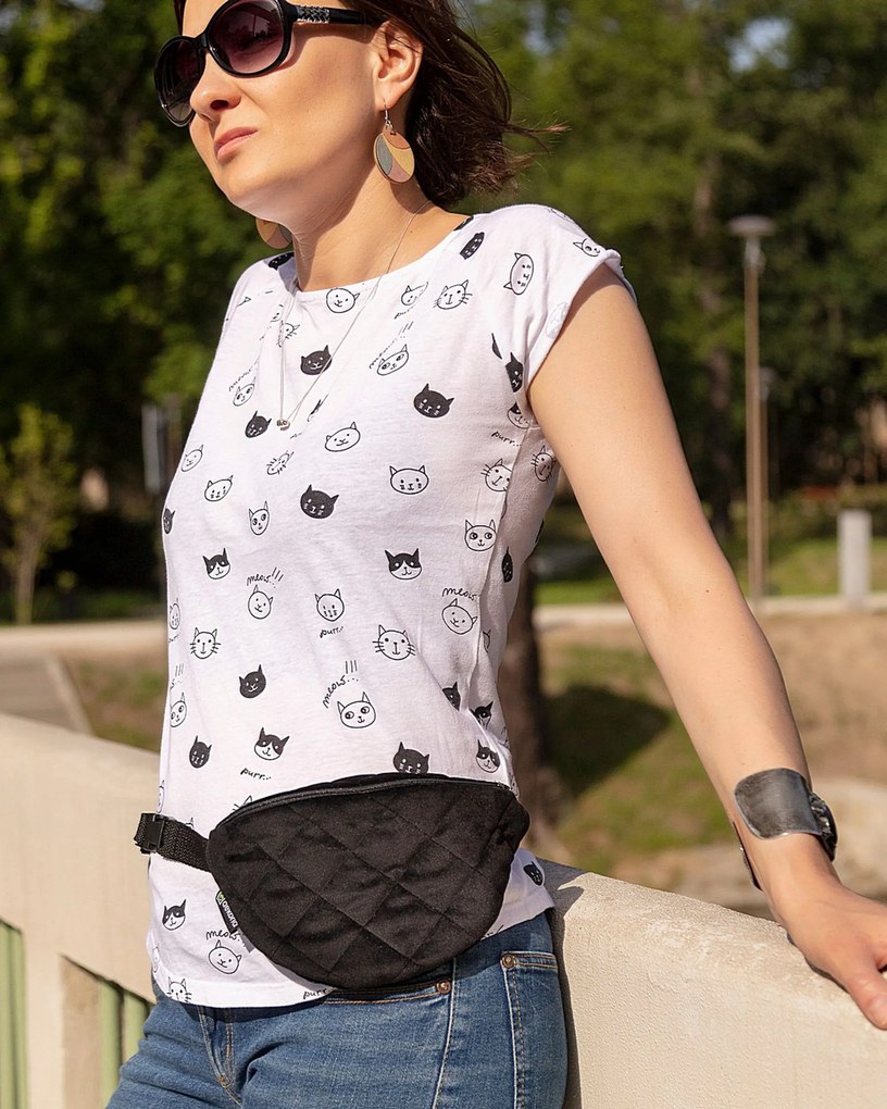 Taška ledvinka Velvet barva černá látka lesklé, sametová