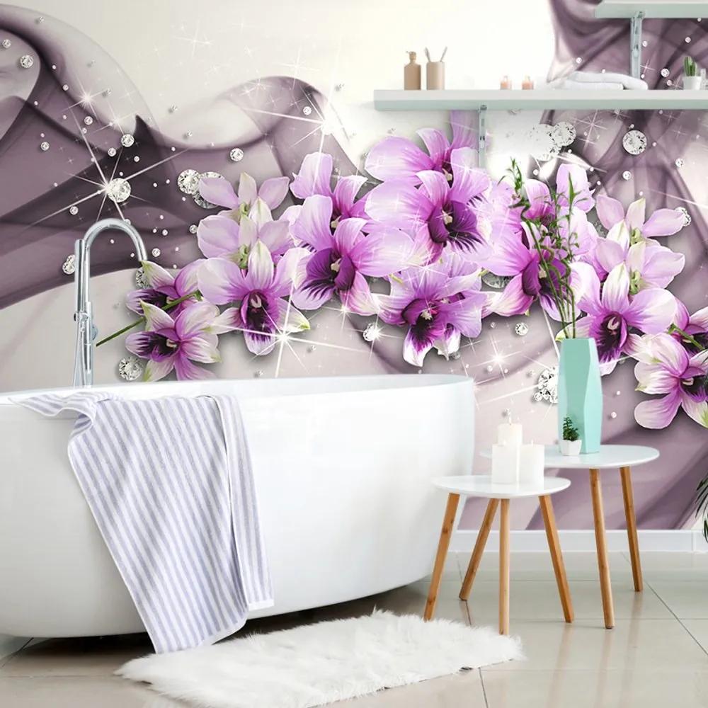 Samolepící tapeta fialové květiny na abstraktním pozadí - 225x150 cm