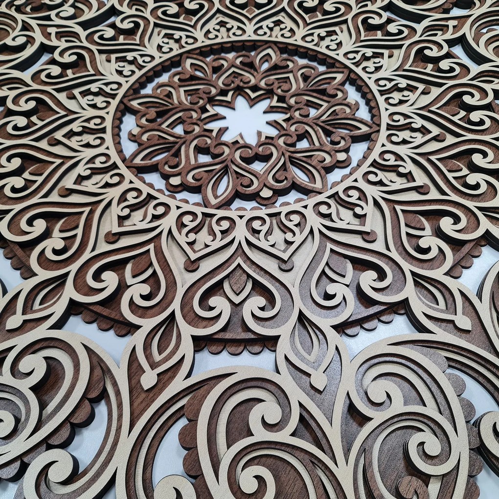 dřevo života 4 vrstvená mandala Vyzařující láska Zvolte rozměr Ø (cm): 95, Zvolte barevný dekor: černá-javor