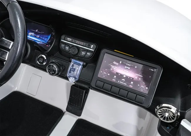 Elektrické autíčko Mercedes Benz GT63 AMG bílé