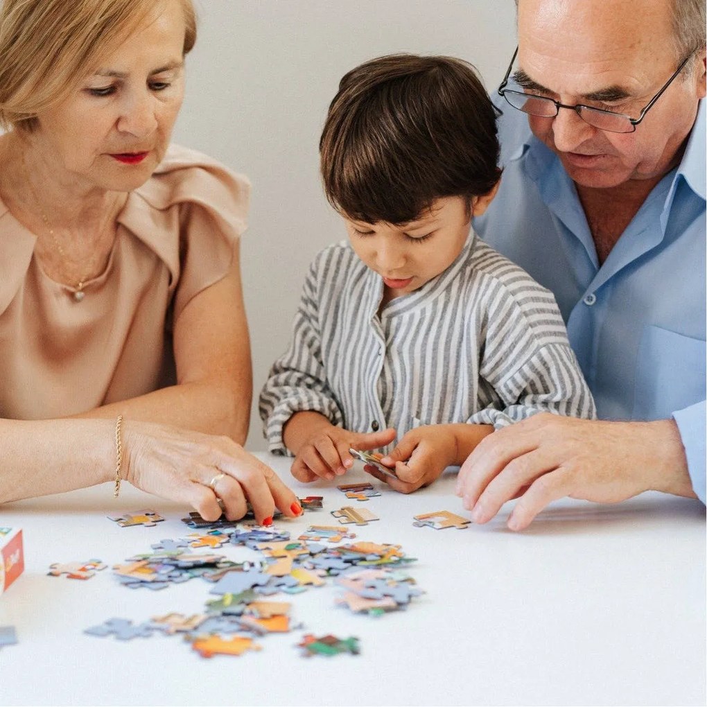 TREFL PUZZLE Baby Shark s rodinou na dovolené 33x22cm skládačka 60 dílků tr17370