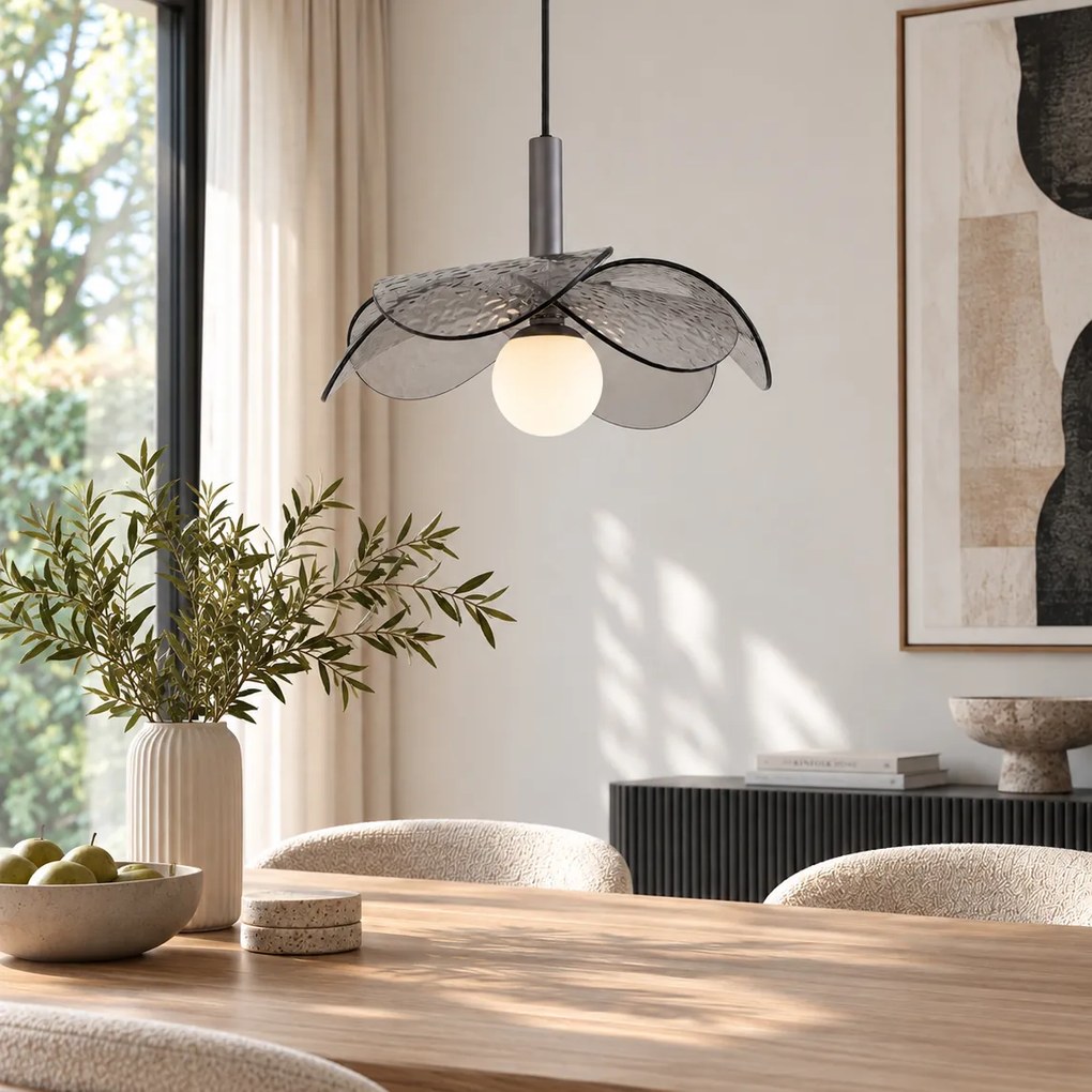 Designová závěsná lampa stříbrná s kouřovým sklem - Kemner