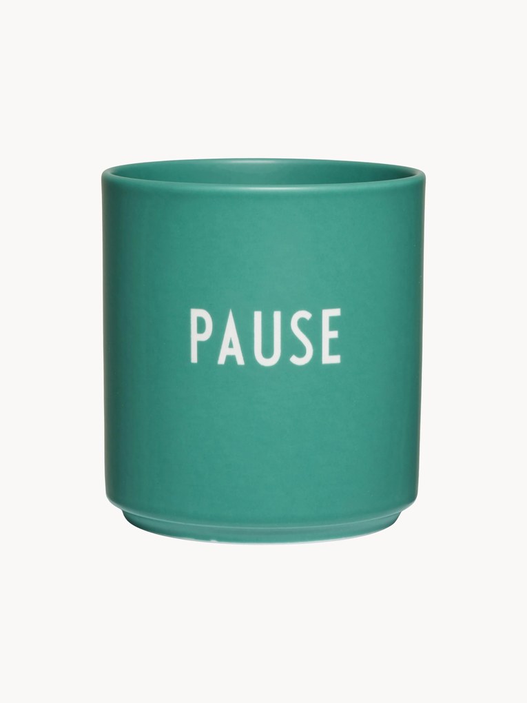 Hrnek's nápisem Favourite Pause