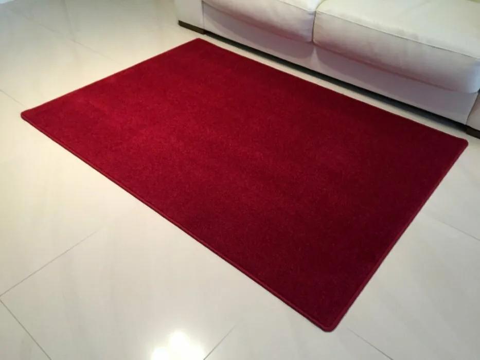 Kusový vínově červený koberec Eton (Varianta: 1 m2 bez obšití)