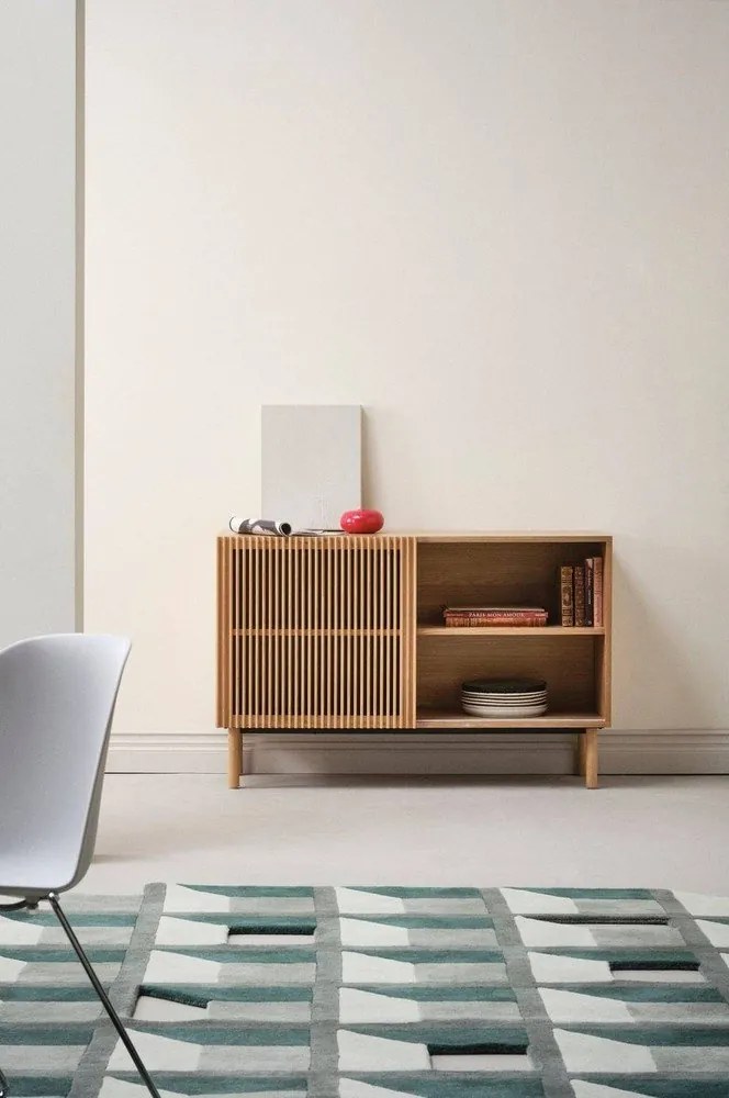 Skříňka v dekoru jasanu s posuvnými dveřmi v přírodní barvě 124x80x45 cm Sion – Jotex