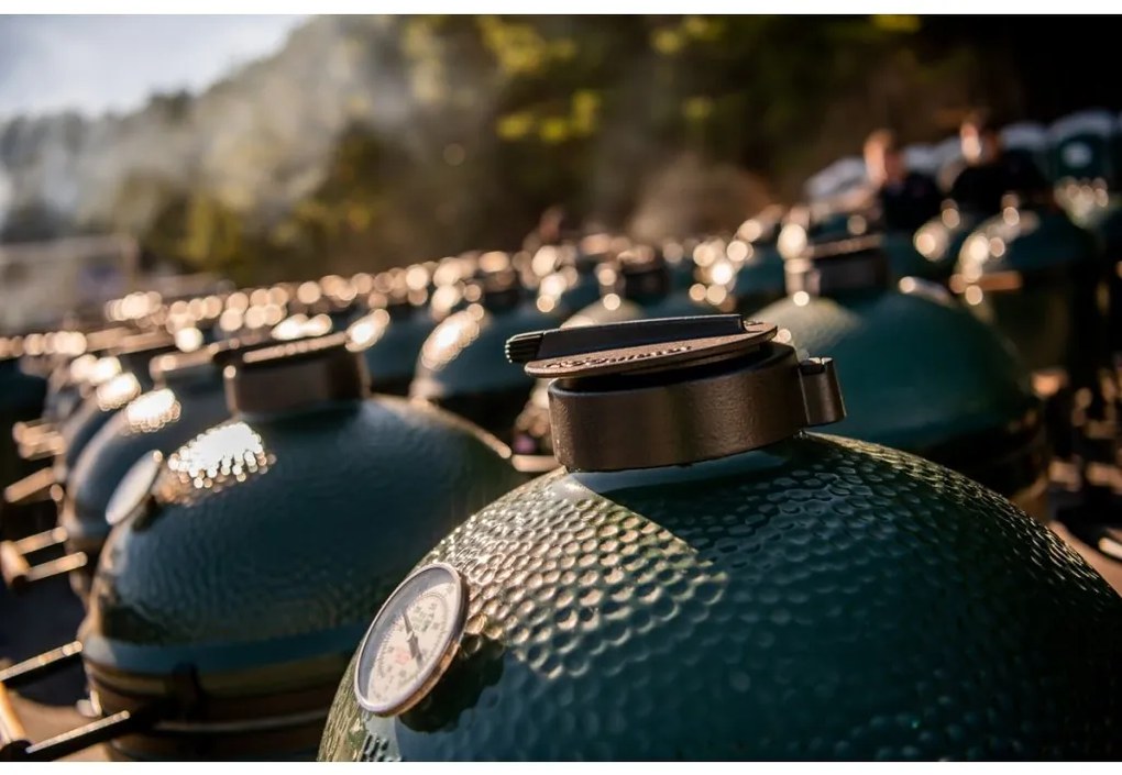 Keramický gril Big Green Egg Medium