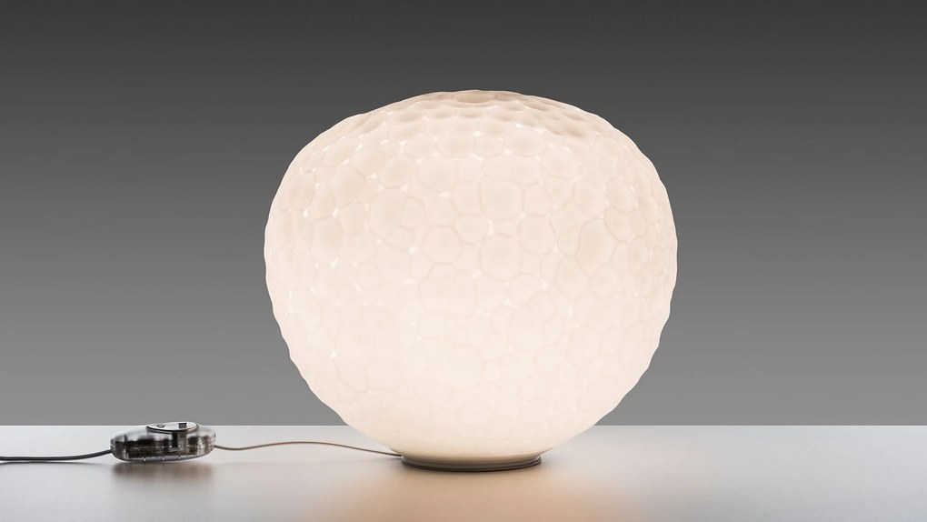 Artemide Meteorite 35 table , stolní designová lampička z foukaného skla, 1x150W E27, prům. 35cm