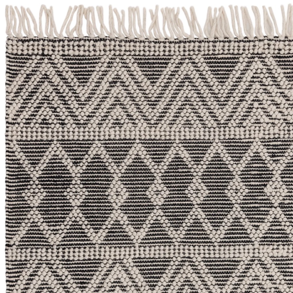 Tribeca Design Kusový koberec Whiskers Black Rozměry: 160x230 cm
