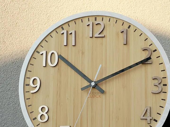M.Clock Nástěnné bambusové 3D hodiny 30x30cm béžové