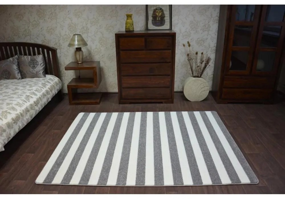 Kusový koberec Pruhy šedý 180x270cm