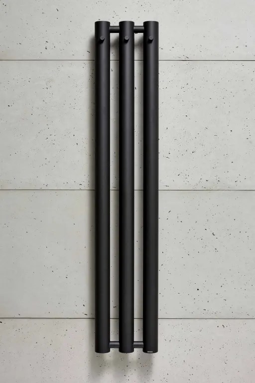 PMH Rosendal Massive 292 x 1500 mm R70/3B koupelnový radiátor černý