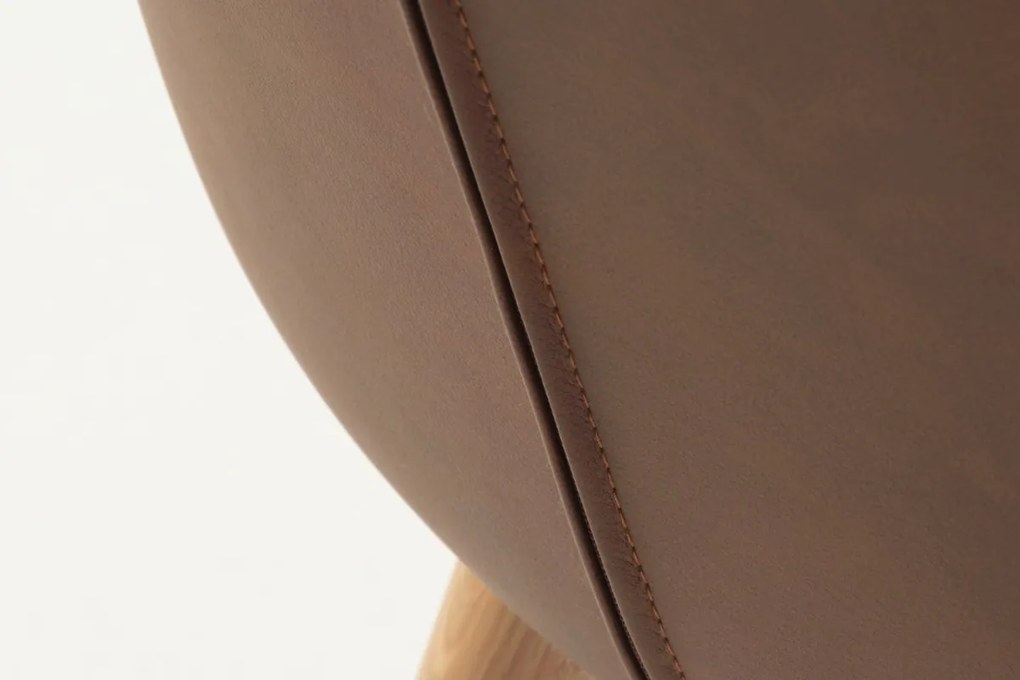 Designová jídelní židle Tallulah koňaková hnědá