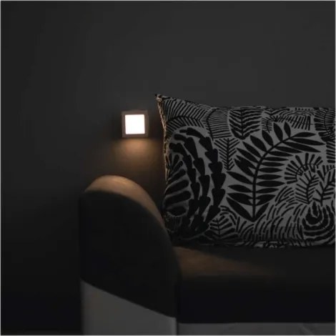 LED noční světlo EMOS P3316 s fotosenzorem do zásuvky