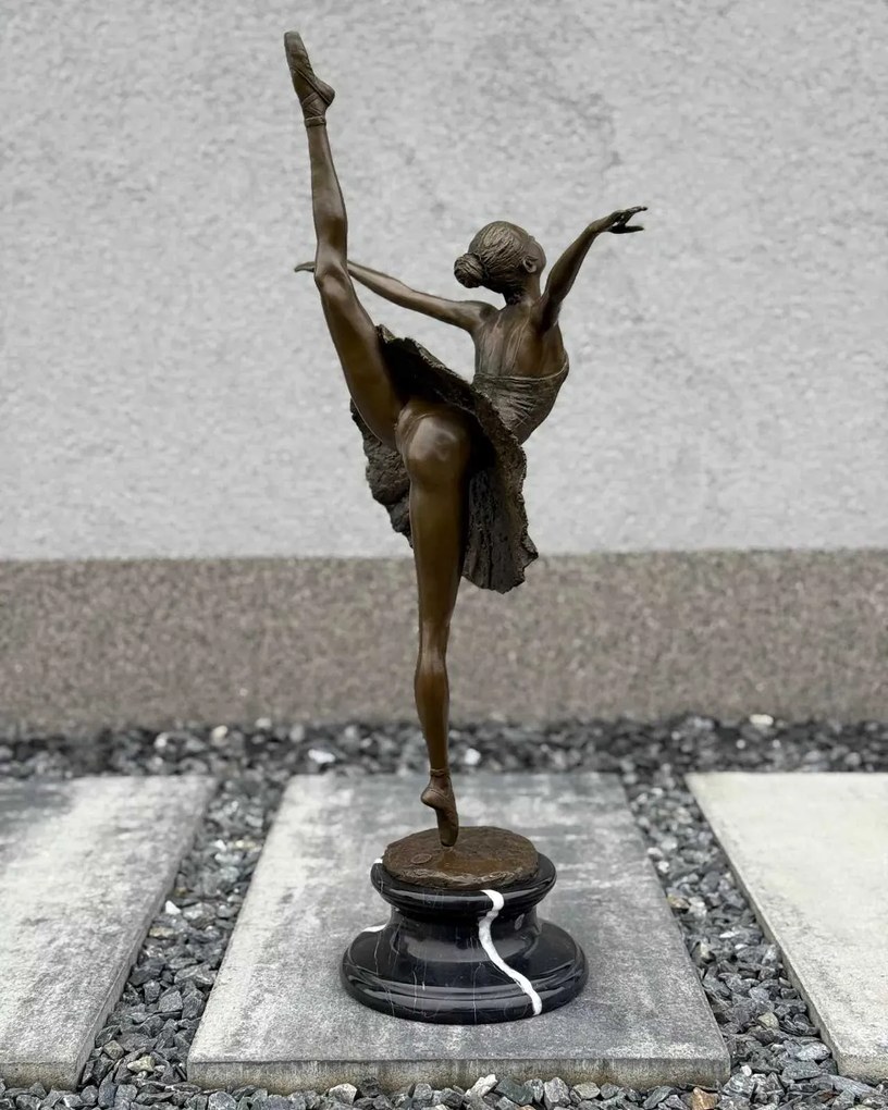 Bronzová socha - Baletka