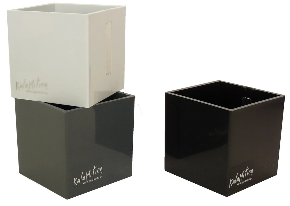 SGARAVATTI TREND S.R.L. Set 3ks středních magnetických květináčů CUBE 6cm, černá