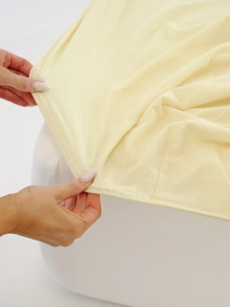 MK Lůžkoviny Jersey prostěradlo s elastanem Deluxe 140 × 200 cm – pastelově žlutá