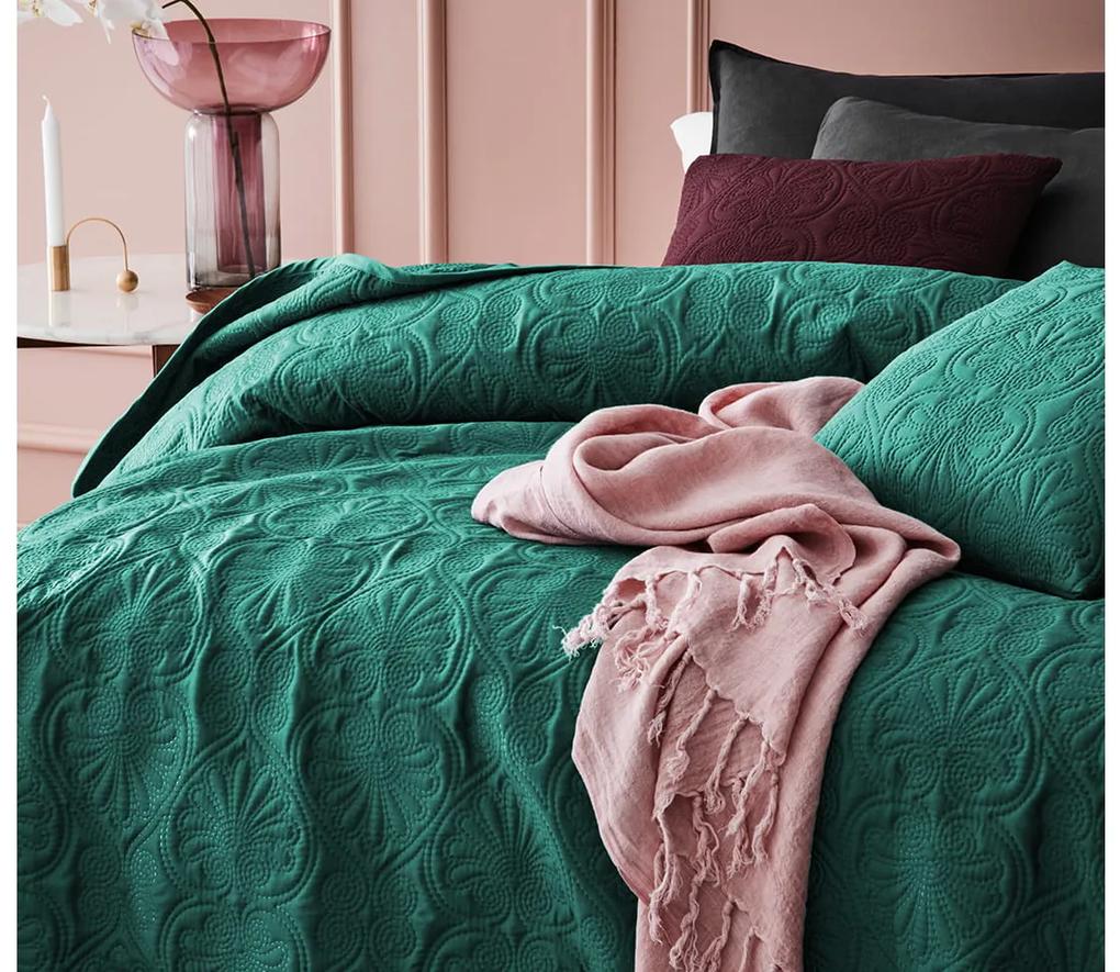Room99 Přehoz na postel Prošívaný LEILA Barva: Bordó, Velikost: 220 x 240 cm