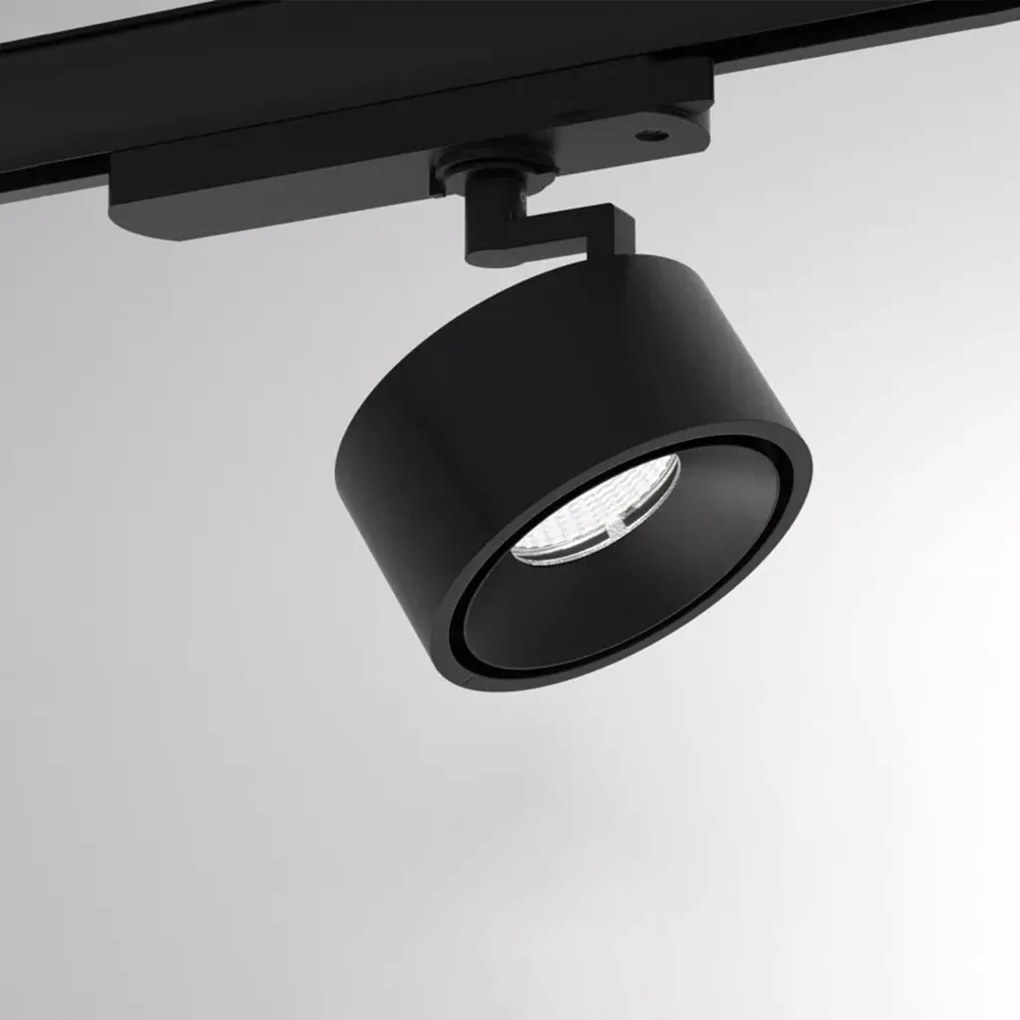 Směrovatelný válcový reflektor do třífázové lišty Magis Track Barevná varianta: Černá / Černá, Teplota chromatičnosti: 2700 Kelvinů