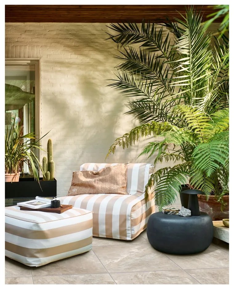 Béžovo-bílá nafukovací zahradní podnožka Sit On Air – vtwonen