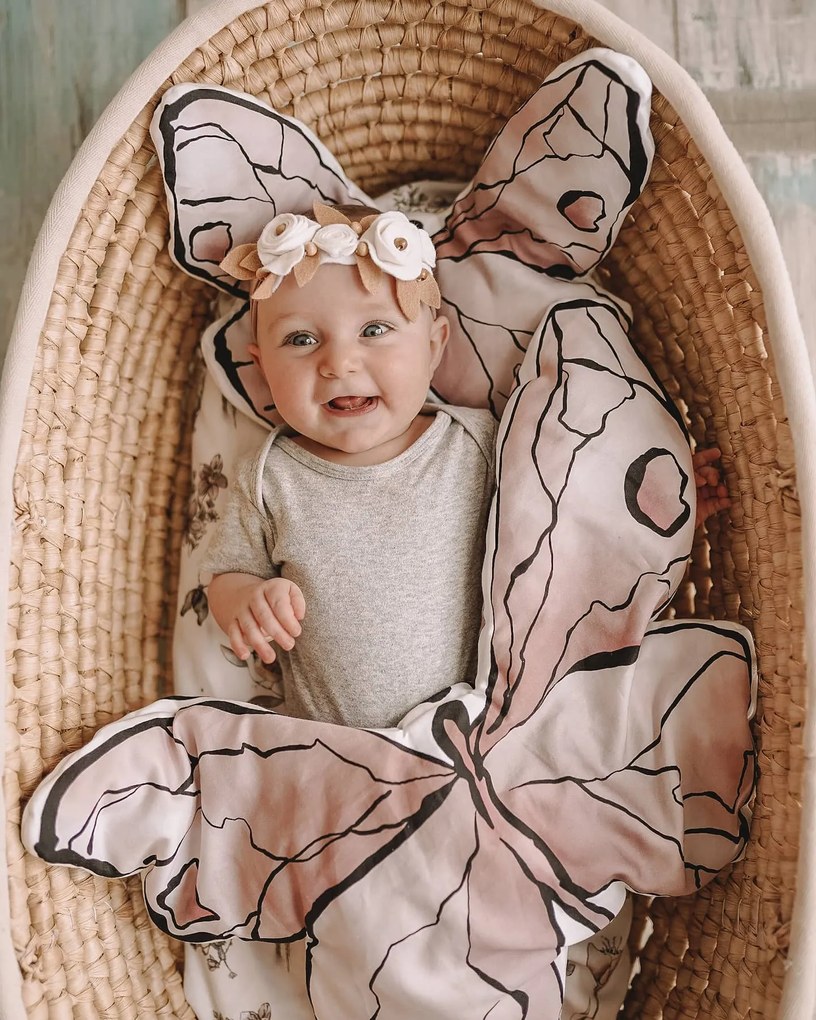 Babysteps Roztomilý dětský dekorační polštářek MOTÝL Zvolte rozměr: Velký 58 x 42 cm