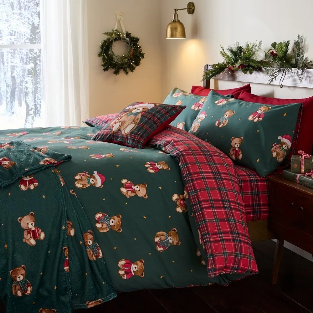 Červené/tmavě zelené dětské povlečení na jednolůžko 120x150 cm Christmas Tartan Teddy Bear – Catherine Lansfield