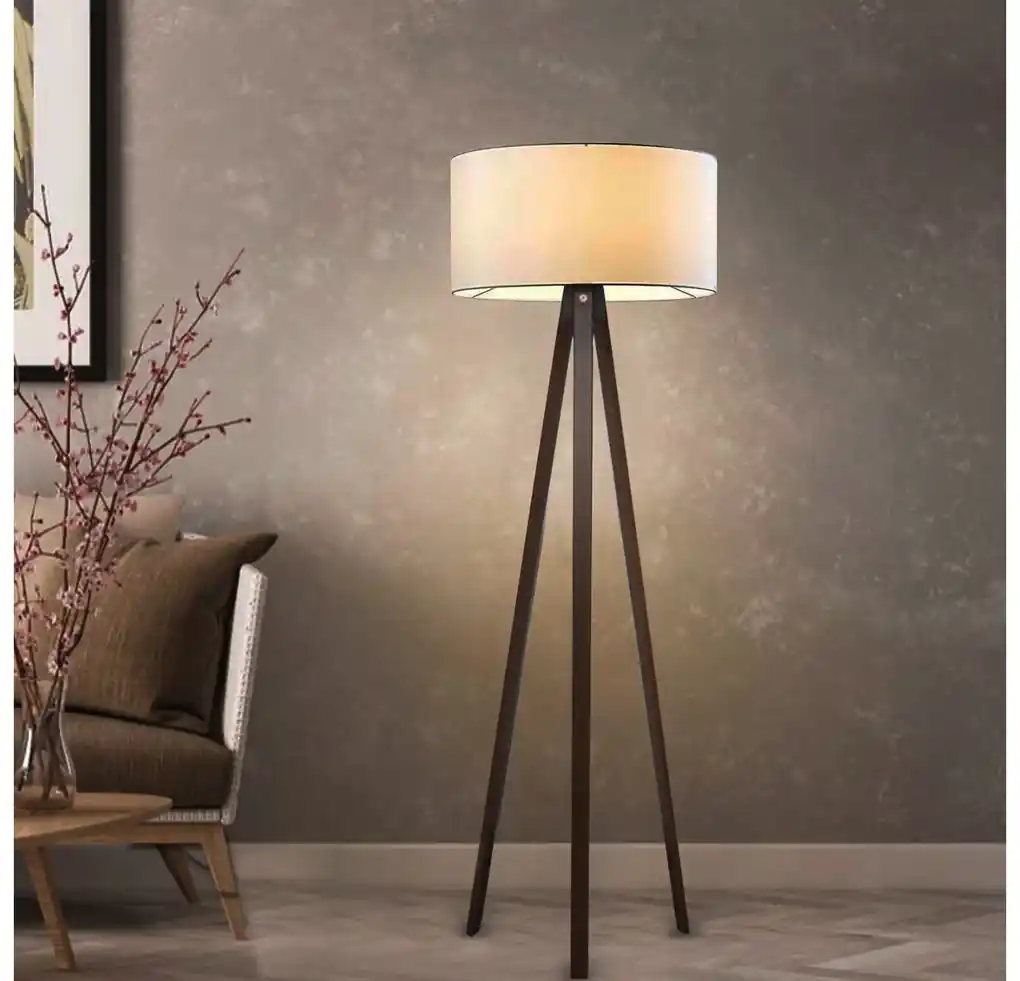 Stojací lampa trojnožka Homing s krémovým stínítkem | BIANO