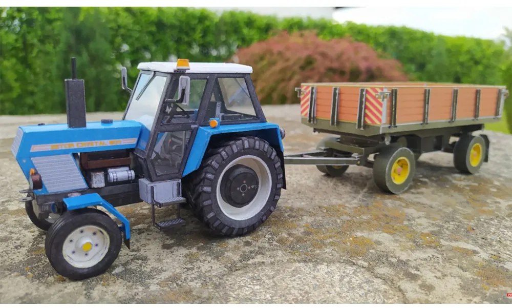 Papírový model Zetor Crystal 8011 1:32