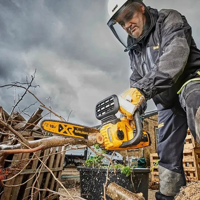DeWALT DCMCS565N aku řetězová pila 30 cm 18V XR bez aku