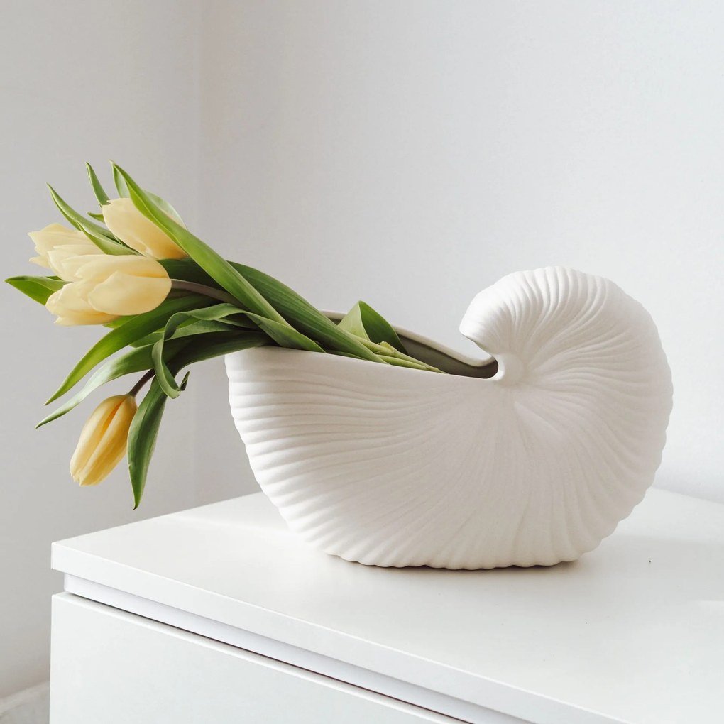FERM LIVING Váza Shell Vase, Off-white