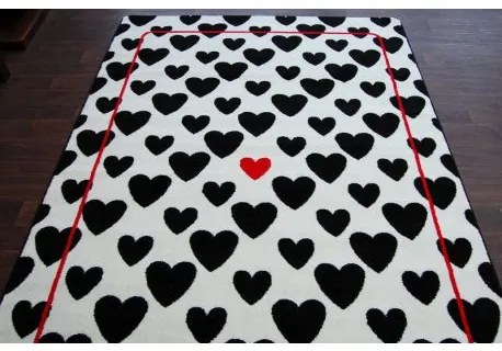 koberec SKETCH F755 krém/ černá srdce velikost 160x220 cm | krásné koberce cz