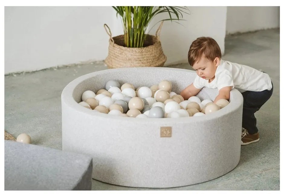 Šedý látkový bazének s míčky ø 90 cm výška 30 cm Montessori – Meowbaby
