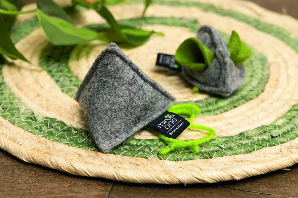 Beeztees ECO Hračka pro kočky Pyramidy 2 ks